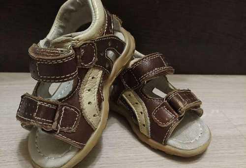 Босоножки сандалии кожаные детские 20 размер