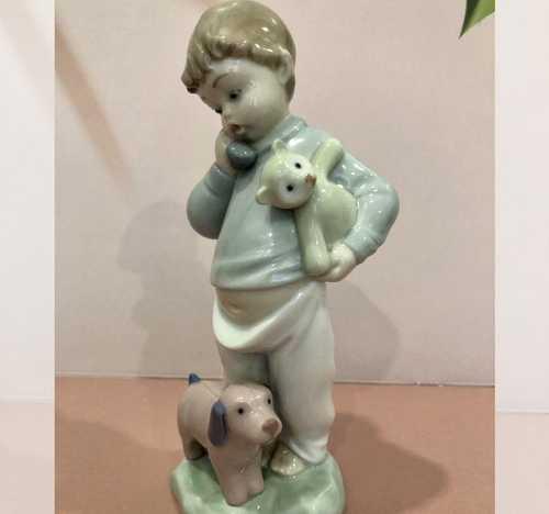 Статуэтка NAO lladro