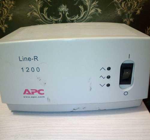 Стабилизатор напряжения APC Line-R LE1200l