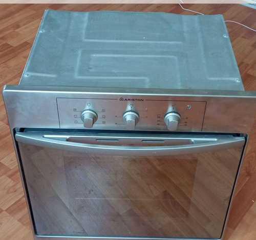 Духовой шкаф ariston модель FB 51.2 IX италия
