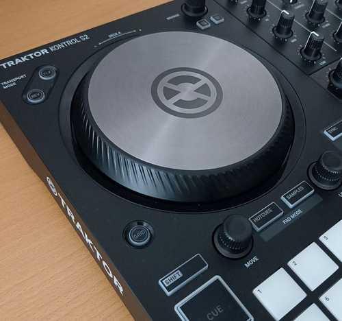 Dj контроллер Traktor S2 MK3