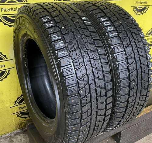 Dunlop SP Winter Ice 01 215/70 R16