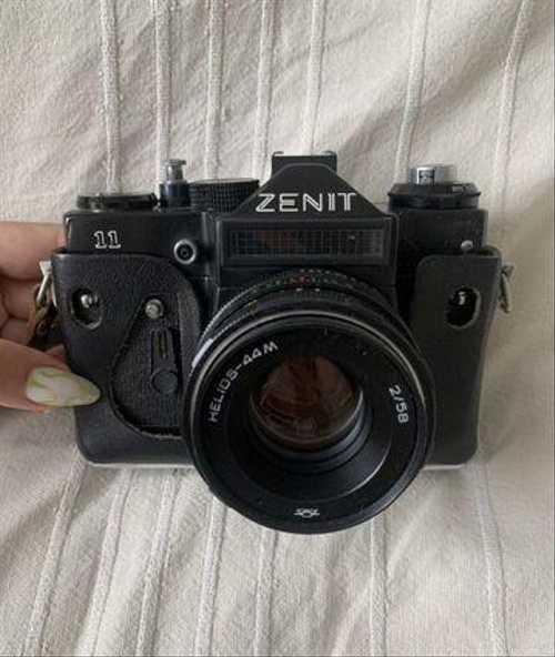 Фотоаппарат Зенит - 11, Гелиос - 44М-4