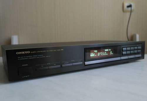 Тюнер Onkyo T 4530 в отличном состоянии,220 Вольт