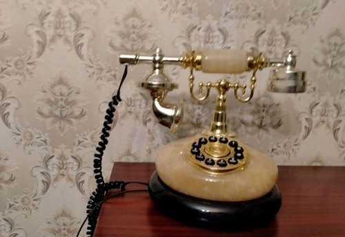Стационарный ретро телефон из камня Оникс (Италия)
