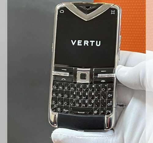 Vertu Constellation Quest, 8 ГБ