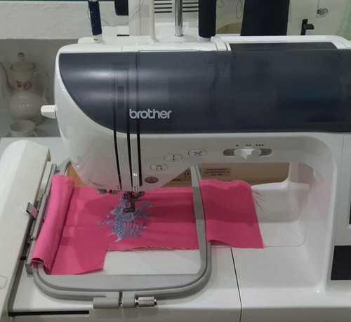 Компьютеризированшвейно-вышивальная машина brother
