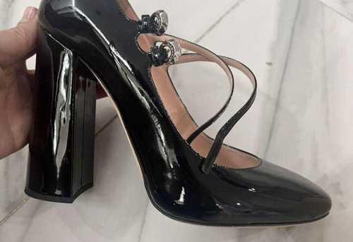 Черные туфли лак Rochas