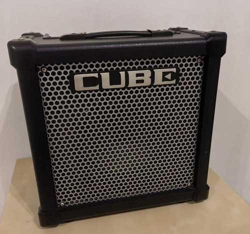 Гитарный комбоусилитель Roland Cube 20GX