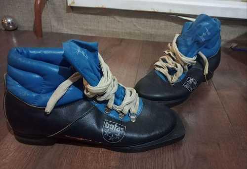 Лыжные ботинки "botas"