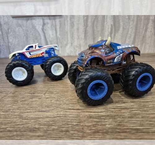 Продам машинки hot wheels монстр трак каждая 350р