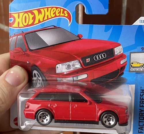 Hot Wheels Audi Avant RS2 94'