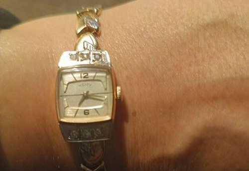 Часы золотые женские 585 Наири