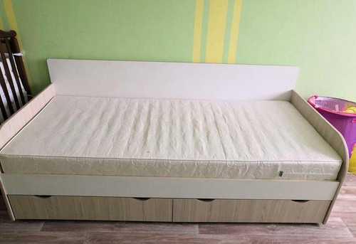 Детская кровать 200 см на 90 см с матрацом