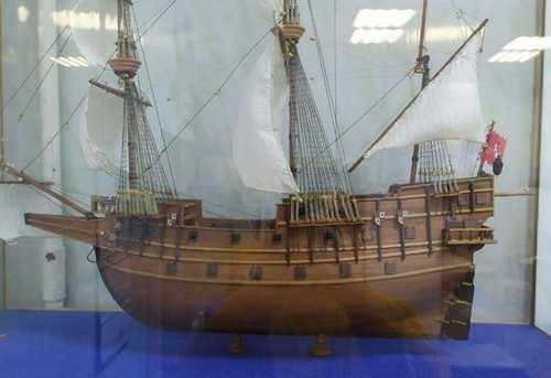 Модель парусного корабля, галеон