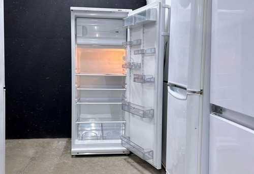 Холодильник маленький 149 см бу как новый Атлант