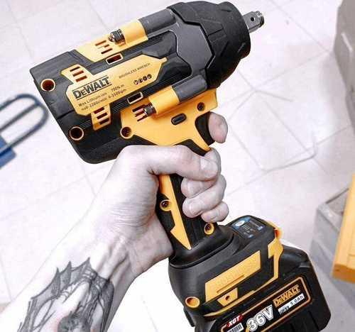 Гайковерт DeWalt ударный бесщеточный 700Нм