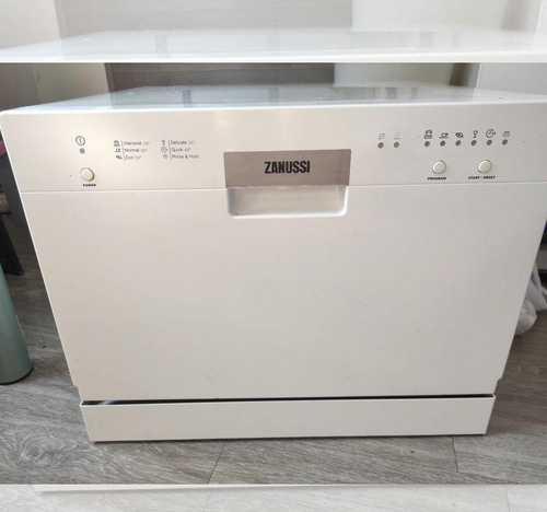 Посудомоечная машина Zanussi ZSF2415