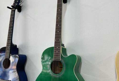 Акустическая гитара Елитаро зеленая