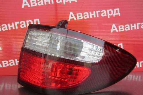 Фонарь задний правый Toyota Estima TA-acr40w