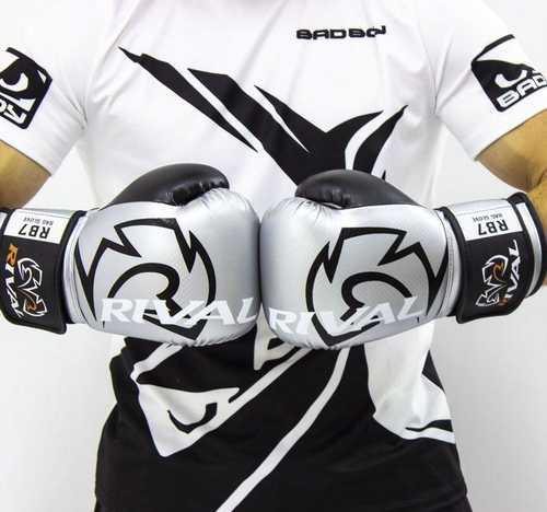 Боксерские перчатки Rival RB7 Silver