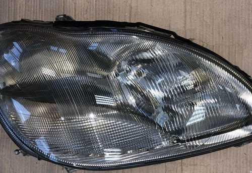 Фара правая Mercedes W220 S A2208201061