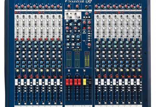 Микшер Soundcraft LX7ii-16