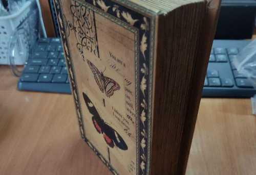 Деревянная шкатулка тайник в виде книги