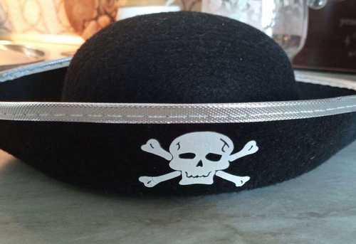 Шляпа и сабля пирата
