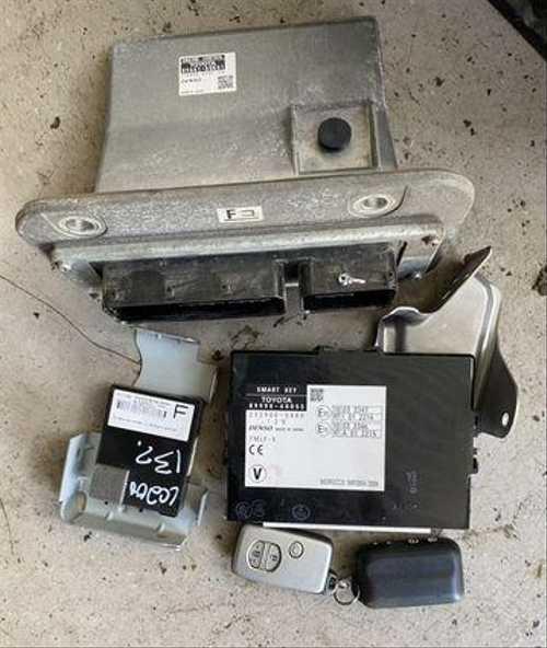 Комплект smart key Toyota L.C 200 4.5d 2013г