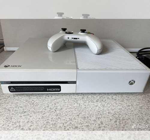 Xbox One + 300 игр