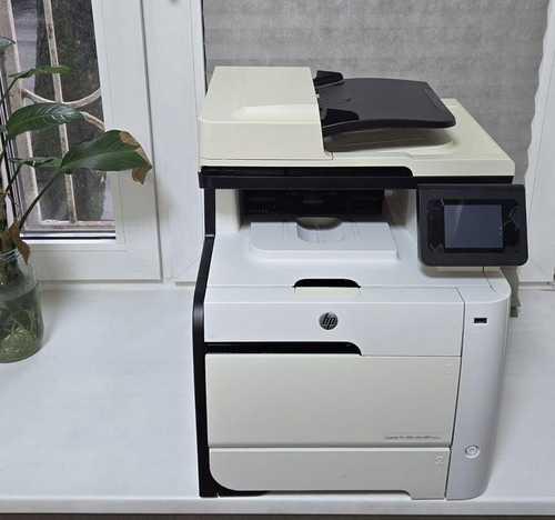 Цветной лазерный HP Laserjet Pro 300 color MFP M37