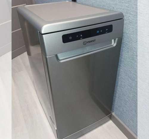 Посудомойка Indesit 45см