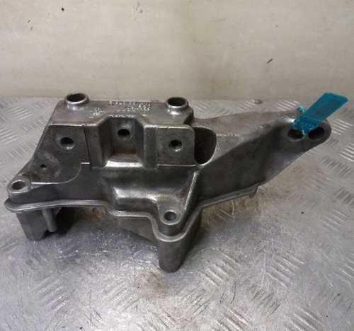 Кронштейн двигателя Volkswagen Bora 1.4 16V