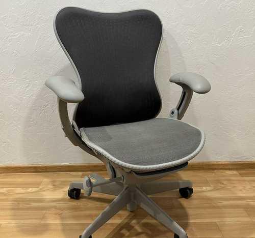 Кресло Herman Miller Mirra 1 макс. комплектация