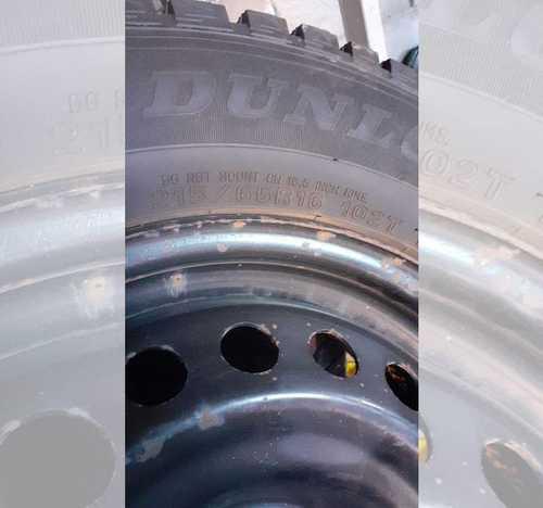 Dunlop Ice Touch 215/65 R16C 102T