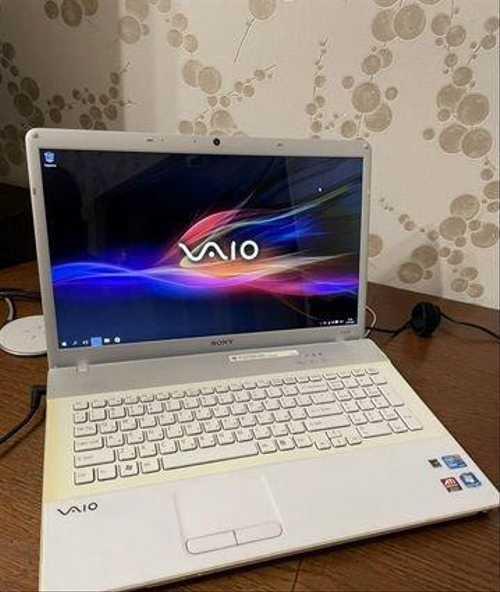 Большой Шустрый Sony Vaio 17 Core i3/8/256SSD/17.3