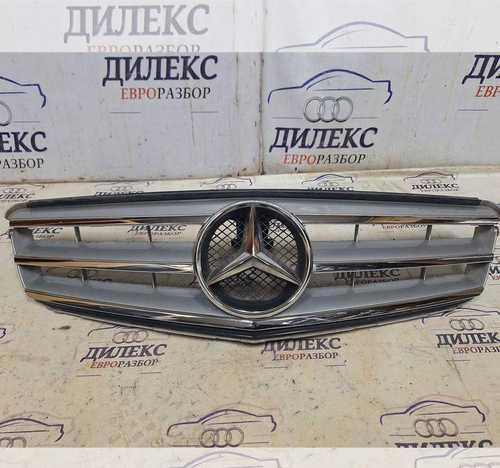 Решетка радиатора Mercedes Benz W204 2007-2015