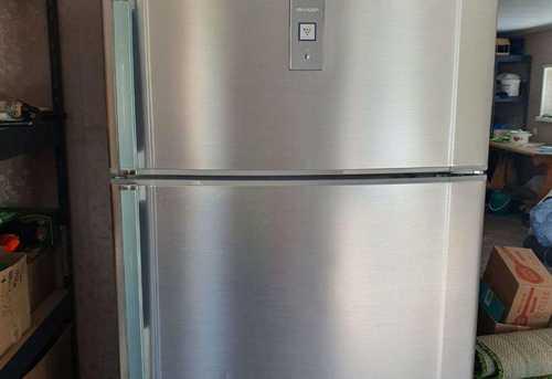 Холодильник двухкамерный Sharp