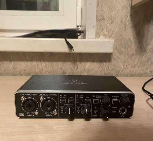 Внешняя звуковая карта behringer umc204hd