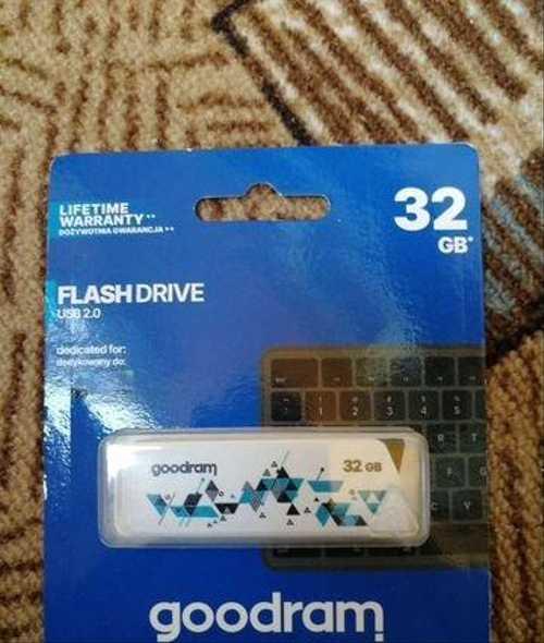 USB флешка Goodram 32gb white
