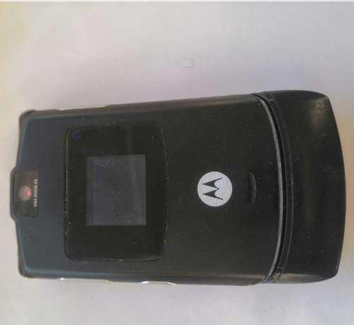 Телефон Motorola v3