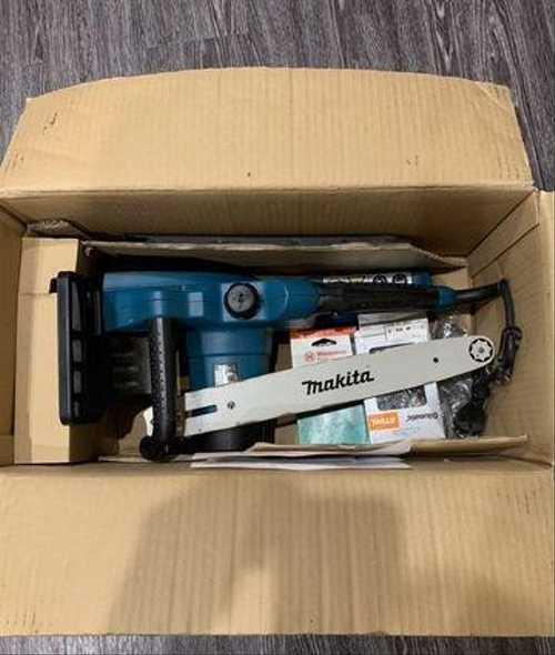 Электропила цепная Makita UC3520A