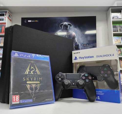 Sony PS4 Slim + 2 геймпада и 106 игр