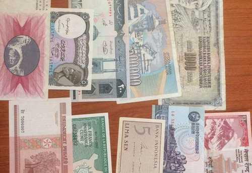Набор банкнот разных стран