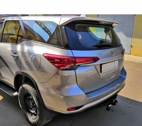 Фаркоп Toyota Fortuner 2018