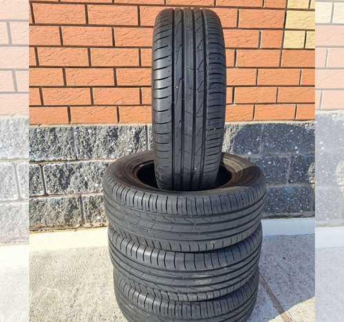 Nokian Tyres Hakka Blue 3 215/65 R16 102V