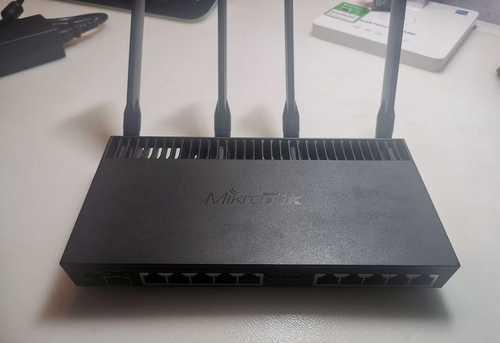 MikroTik RB4011iGS+5HacQ2HnD-In