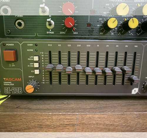 Эквалайзер Tascam GE-20B