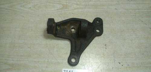 Кронштейн генератора Toyota 3S